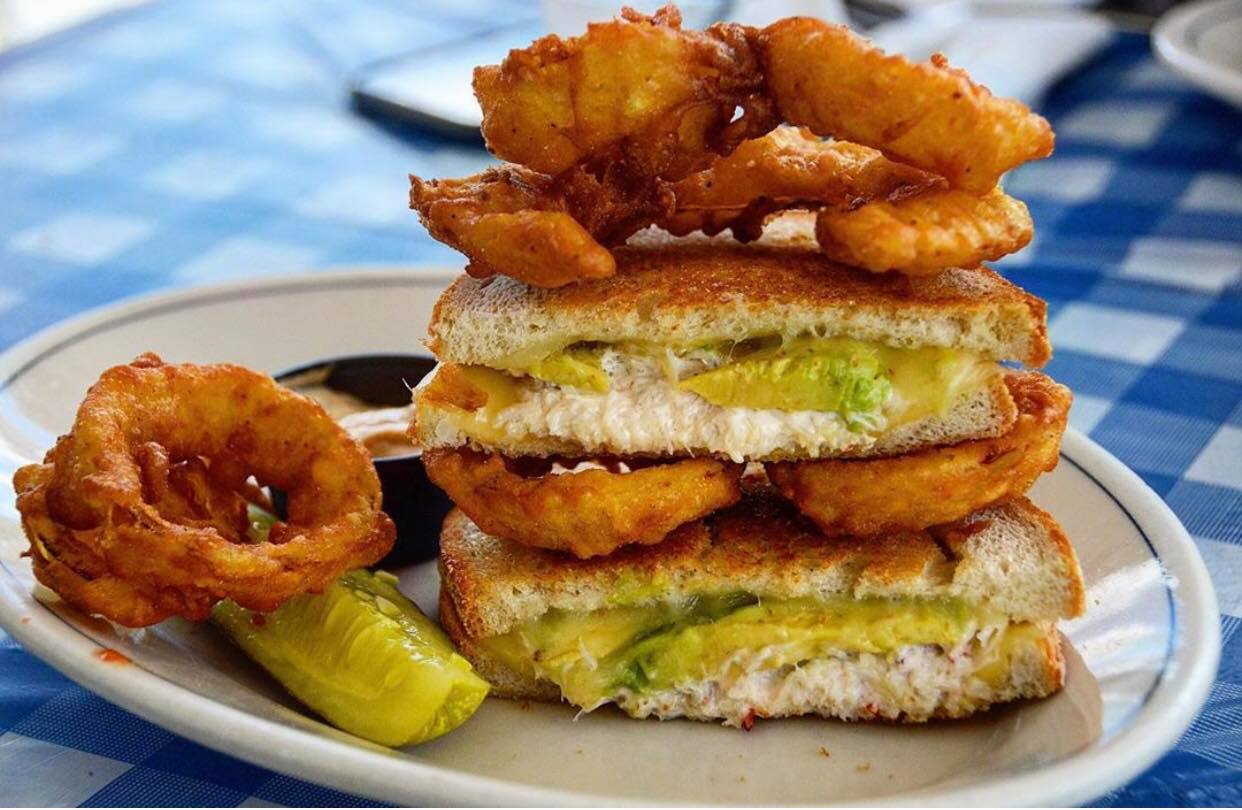 Robert's Maine Grille - The Coachman Inn